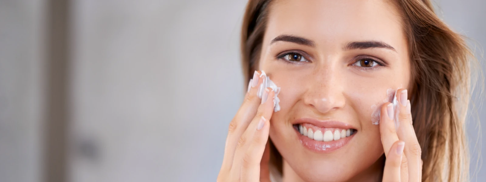 How Mineral Sunscreen Protects Your Skin Naturally – World of Asaya