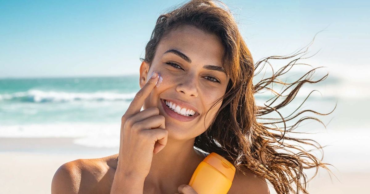 How to Apply Sunscreen Cream for Maximum Sun Protection