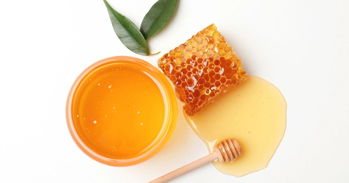 How to Use Raw Honey for Glowing Skin: Unlocking Natural Benefits