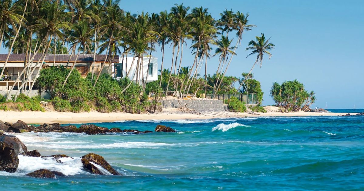 10 Best Beaches in USA for Scenic Waterfront Escapes