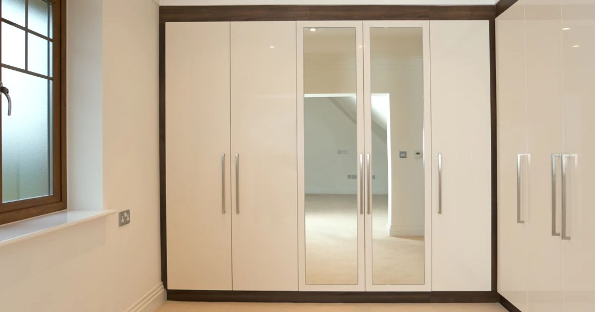 Mastering L-Shaped Wardrobe Interiors: A Tutorial